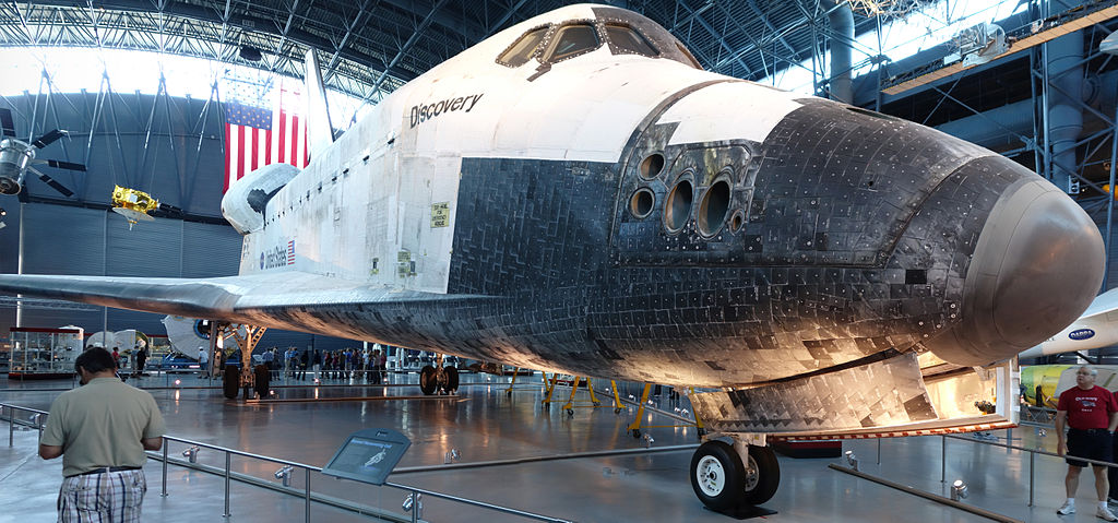Hobby Master | Space Shuttle Discovery 1:200 Scale | Bellford Toys And ...